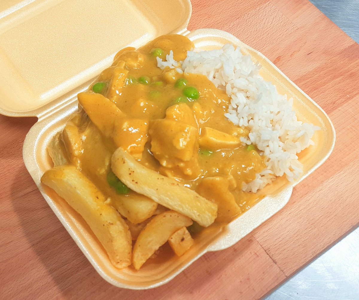 Chicken Curry With Rice And Chips