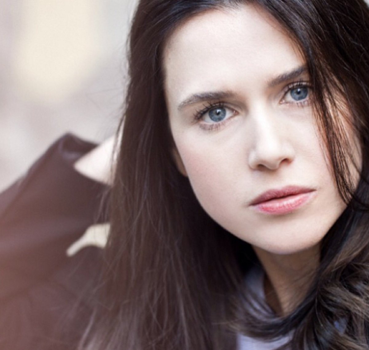 Anna favella, la actriz italiana que interpreta a la mamá de luis ...