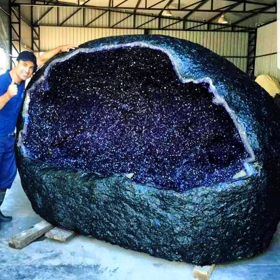 Giant Geode Rocks