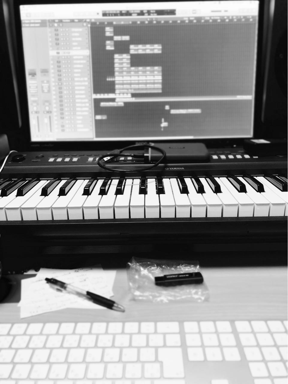 Sangwoo(CODE-V) on Twitter: "いい曲の予感 ♪ みんな、どんな1日だった？ 僕は今日も徹夜でがんばるんば！👍 https://t.co/g4Rxt4Dn4R # ...