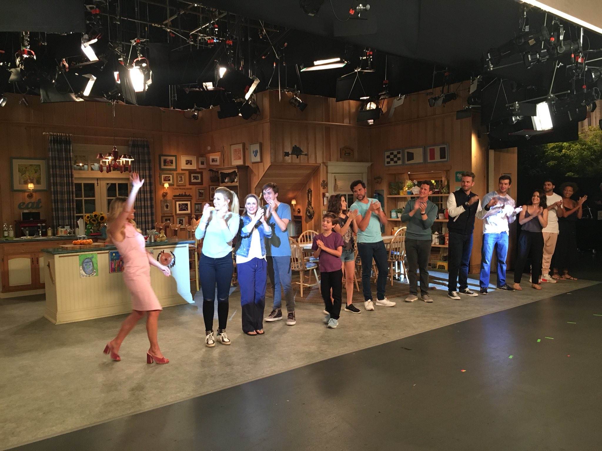 Full House Studio Set