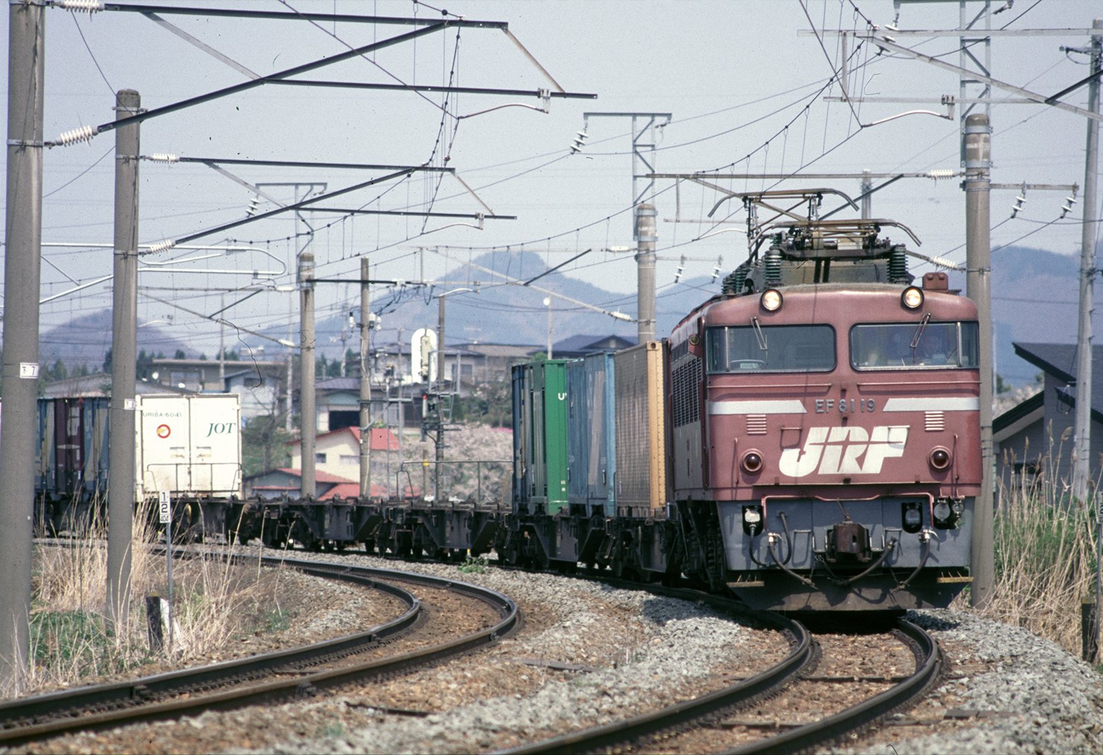 EF81-503 on Twitter: "EF81-19 4096レ？ 側面のスローガンははがされたが正面のJRFが残る。ロゴにかかる手すりも白く塗装されている。 1999.5 大館 ...