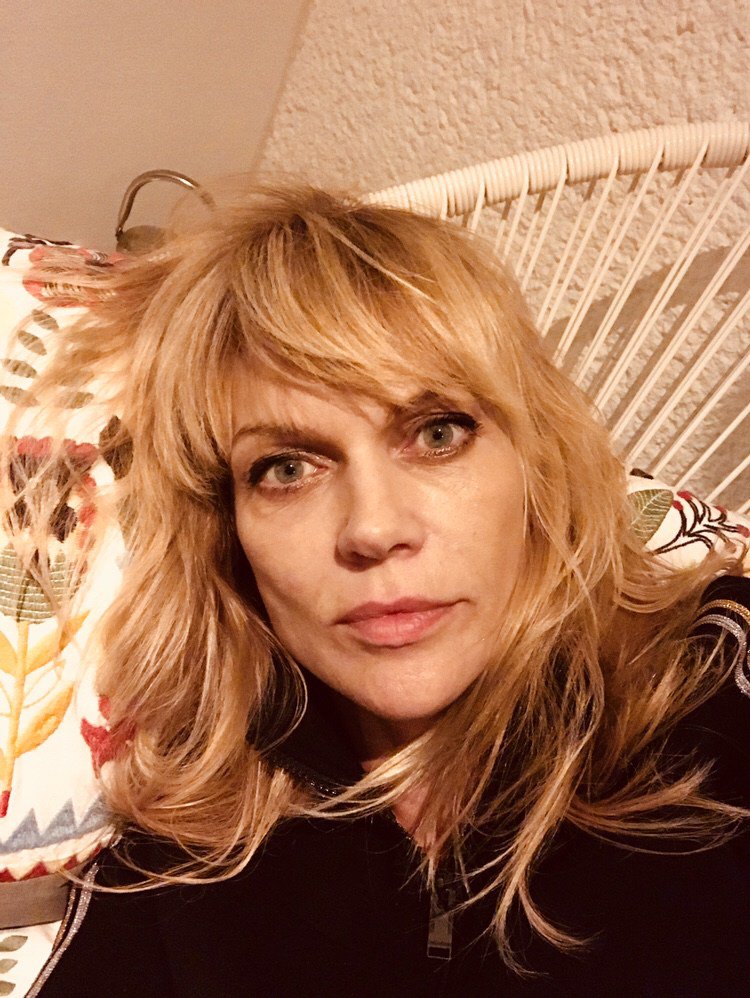 Anna Loos - Starporträt, News, Bilder | GALA.de