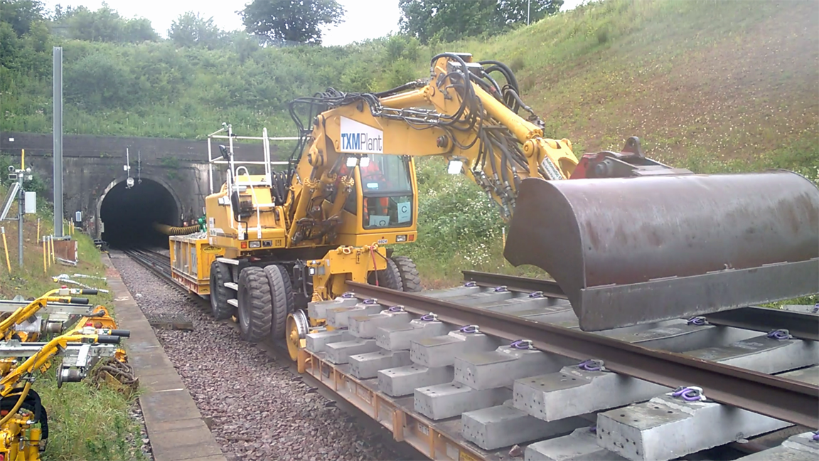 Network Rail Western on Twitter: "🛠️Around 400 metres of new track is being laid in the Old ...