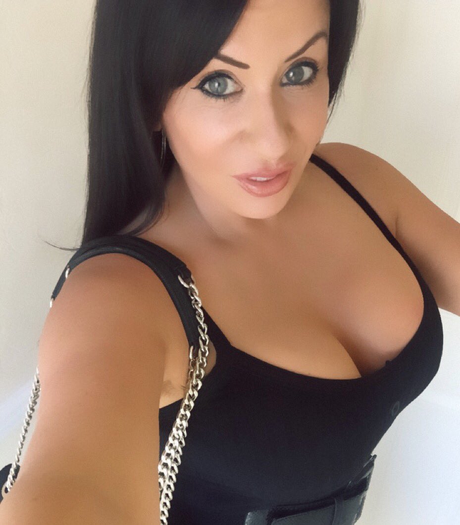 Mistress R'eal on Twitter: "Off out for a pre session lunch with My Slave T shortly . Keep ...