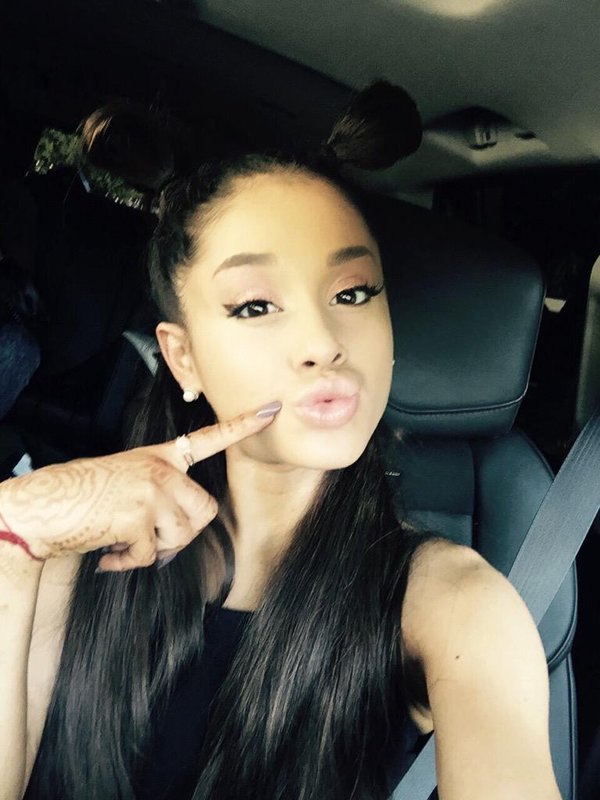 Ariana Grande Duck Face