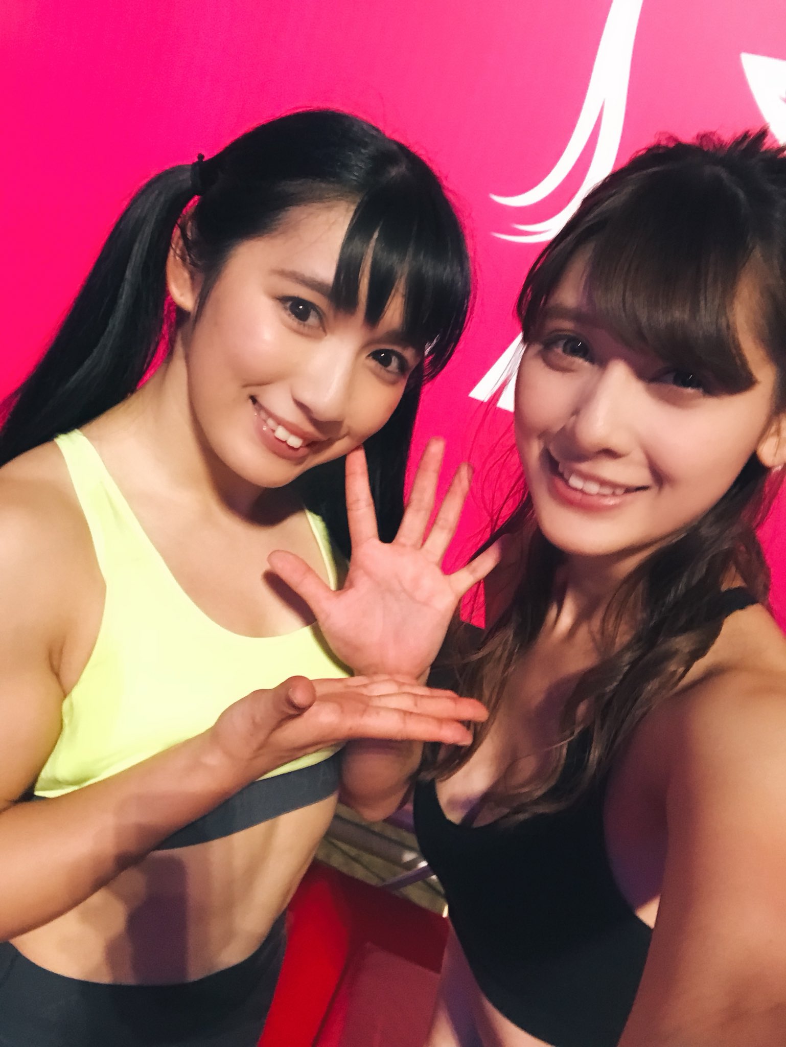 才木 玲佳 Reika Saiki on Twitter: "昨日放送のTBS「KUNOICHI」収録にて😳 アンジェラ芽衣さん💋 お人形さんみたいに可愛くてスタイルも良い😆 私のこと知ってて ...