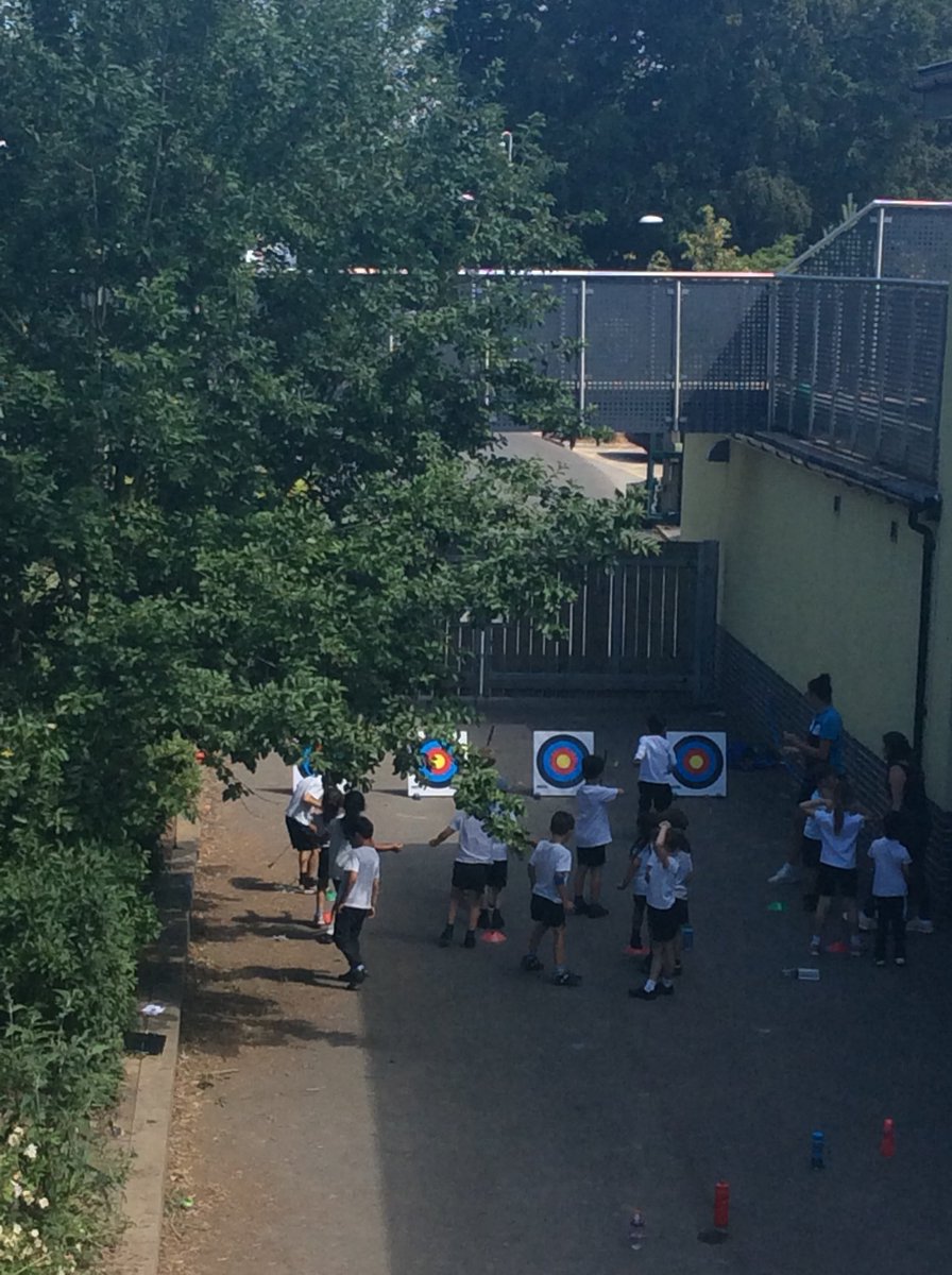 Roundhay School - Home