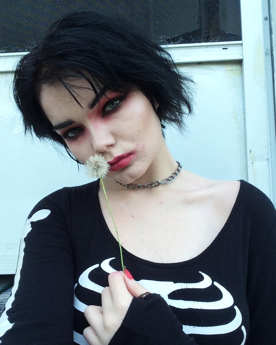 Short Goth Hairstyles For Girls