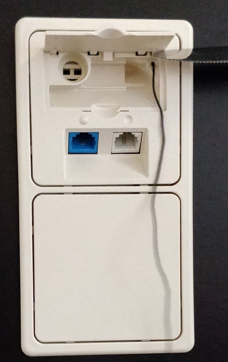 Gammel aansluitpunt huiskamer voor vaste telefoon | KPN Community