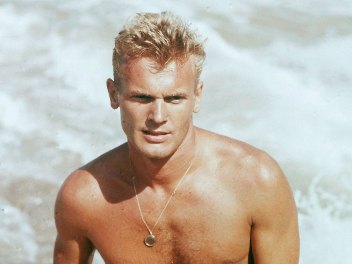 American Actor And Gay Icon Tab Hunter Dies At 86 Twitter american-actor-and-gay-icon-tab-hunter-dies-at-86-twitter