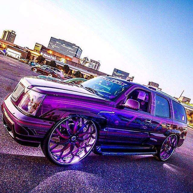 Cadillac Escalade With Big Rims