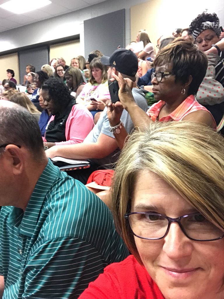 Lisa Lineback's Instagram, Twitter & Facebook on IDCrawl