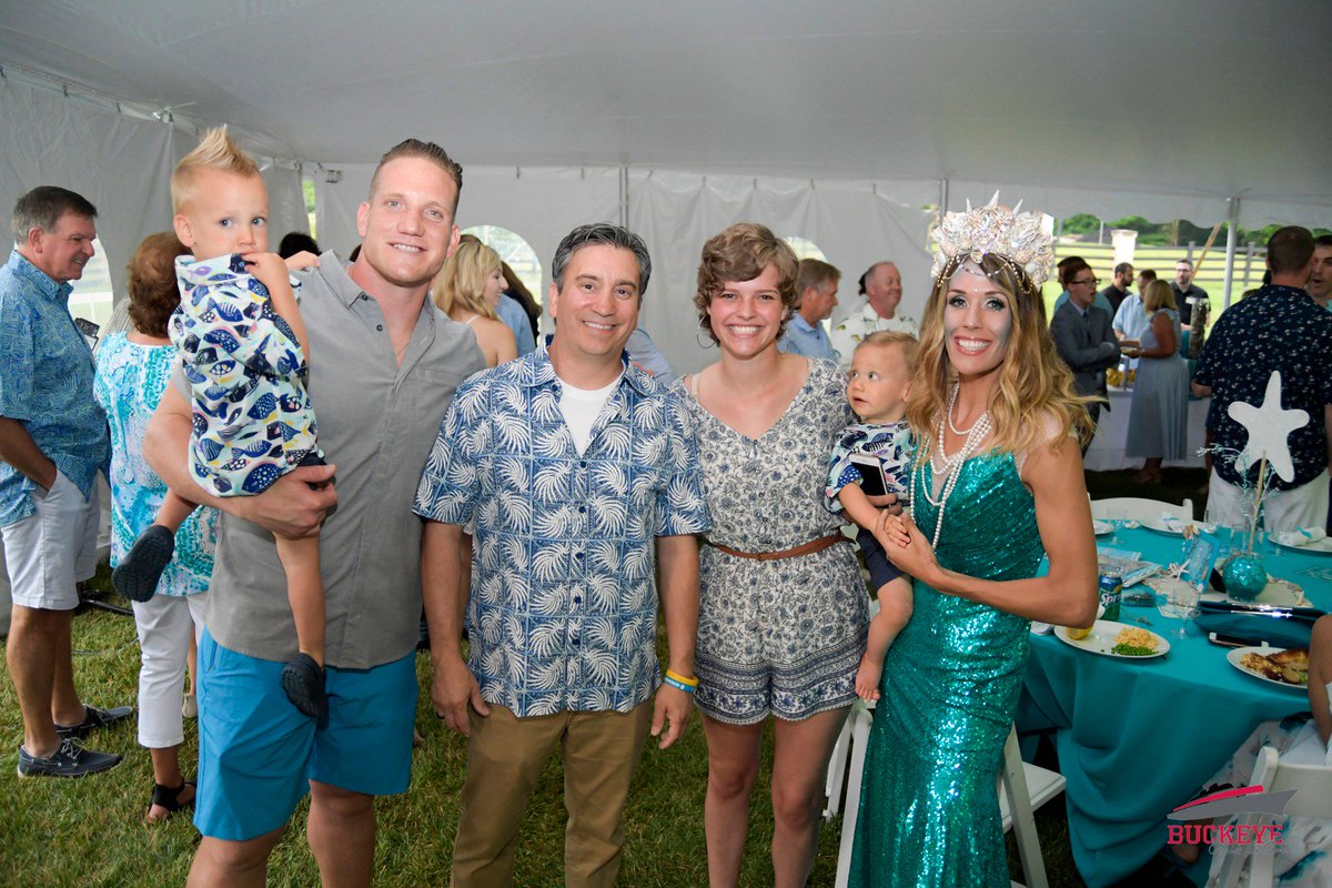 Laura Hawk's Instagram, Twitter & Facebook on IDCrawl