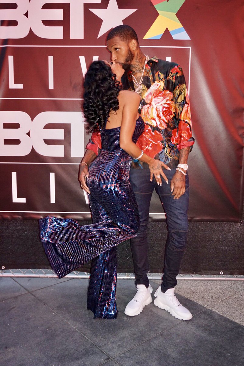 109 best Twitter u/iamerica_mena images on Pholder | Weight: 160