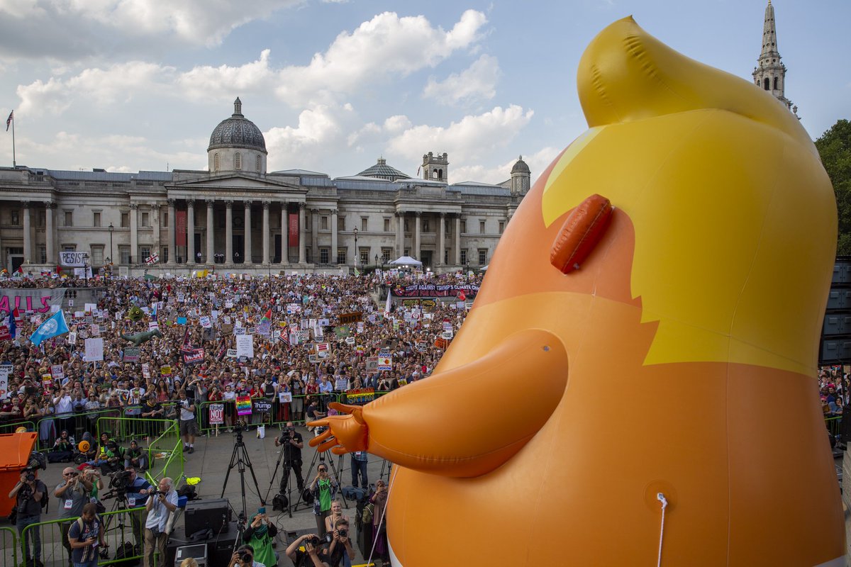 The Blimp's crowd size, reminiscent of the "Inanimate Carbon Rod" gag ...
