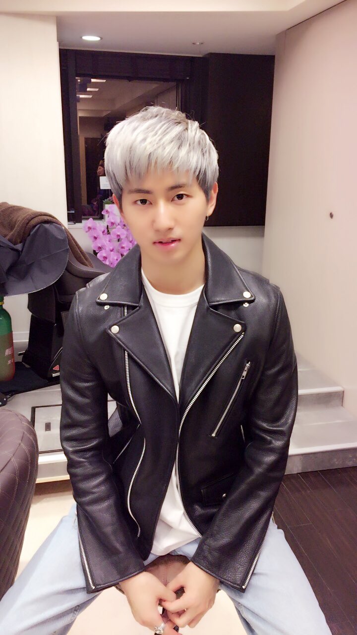 MAP6 JAPAN on Twitter: "J VINさん 髪型を変えた時に！ 未公開写真です。 こんな可愛い末っ子の表情を見て下さい！笑笑 #MAP6 #맵식스 #MINHYUK #민혁 ...