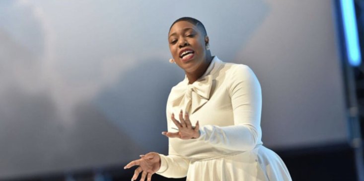 Cnn commentator symone sanders will continue to rock her long nails ...