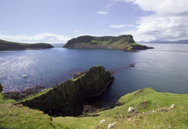 The Escape: 37 days on the Shiant Isles Skye artist and Ordnance Survey ...