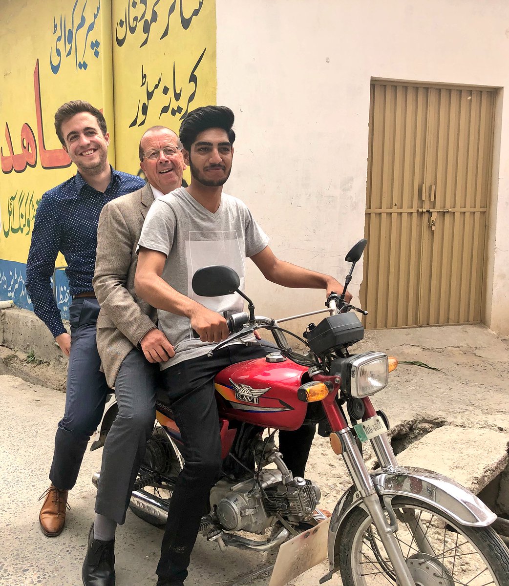 Moazzam Ayaz (@moazzamayaz) | Twitter