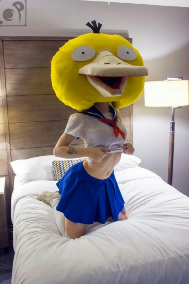 Video Game Cosplay On Twitter If A Really Sexy Girl Wore A Giant Duck Head Would You Still