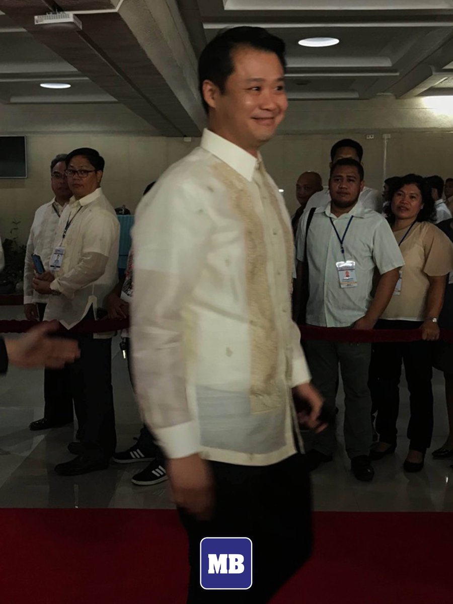 Manila Bulletin News on Twitter: "LOOK: PAO Chief Perida Acosta arrive at #SONA2018 | Marj Sia…