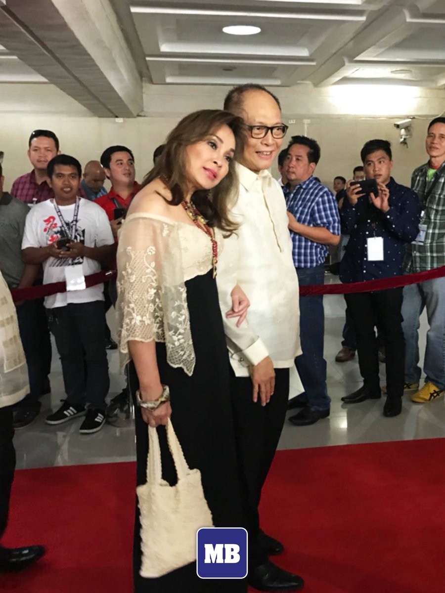 Manila Bulletin News on Twitter: "LOOK: PAO Chief Perida Acosta arrive at #SONA2018 | Marj Sia…