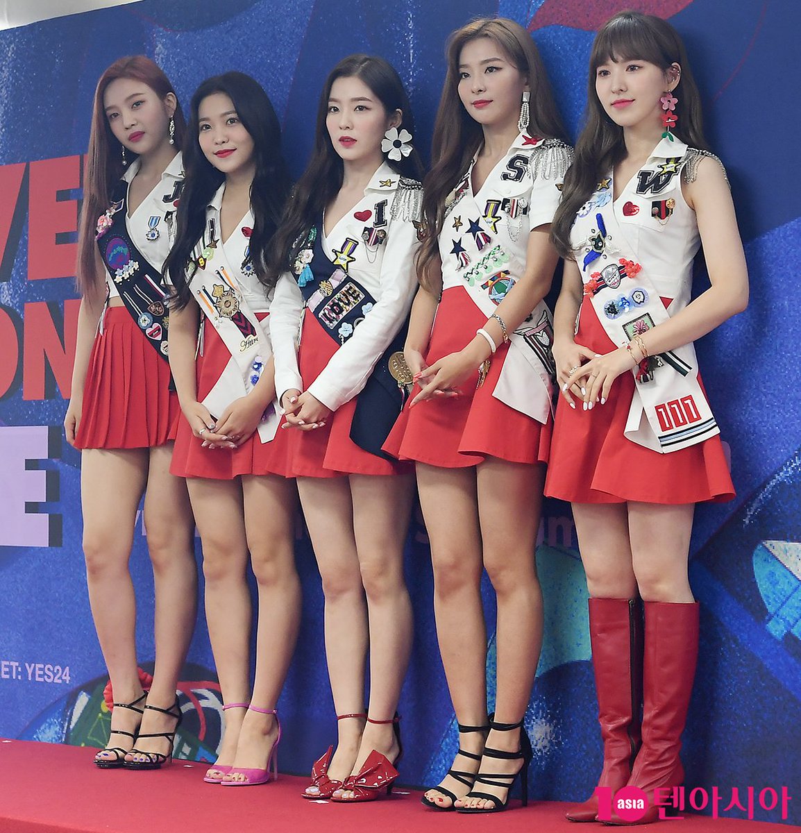 Red velvet debut - nibhtren