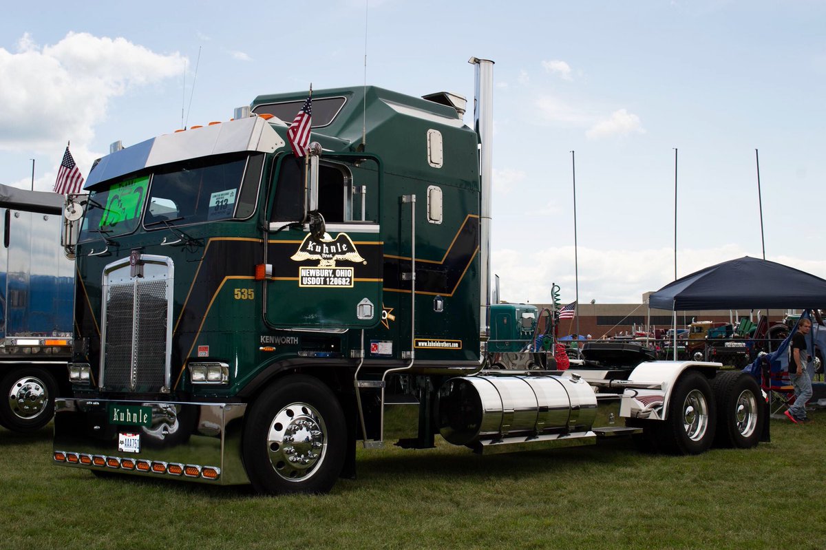 Kenworth Truck Chrome Background