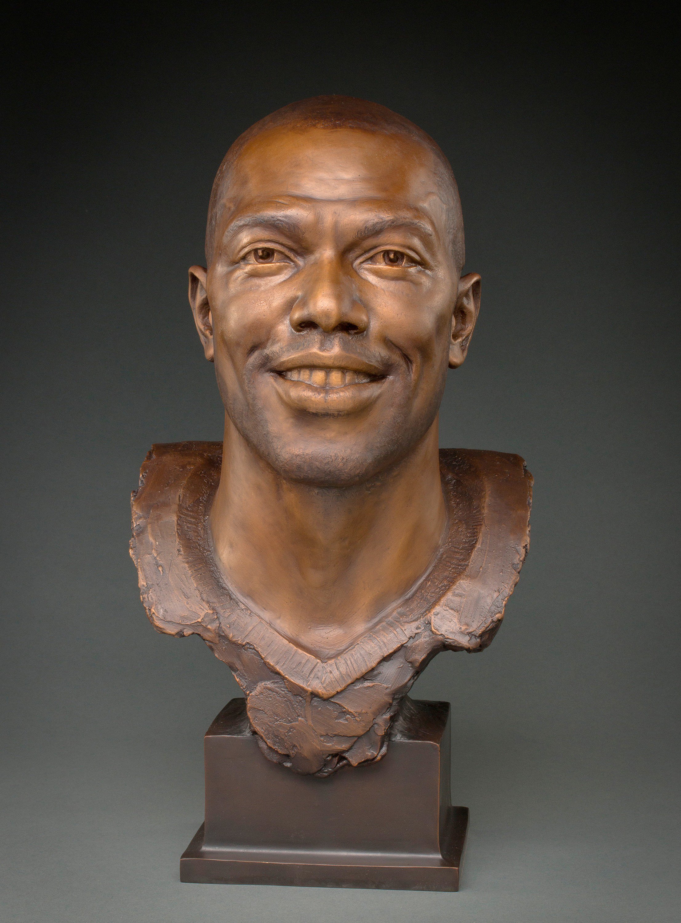 John Breech on X Terrell Owens had the only Hall of Fame bust that wasn t unveiled on Saturday and since you re wondering here s what the T.O. bust looks like. Photo by Hawkinson