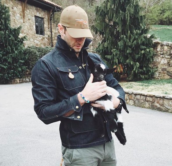 Jay Cutler Wants To Raise Chickens And Goats At His New House