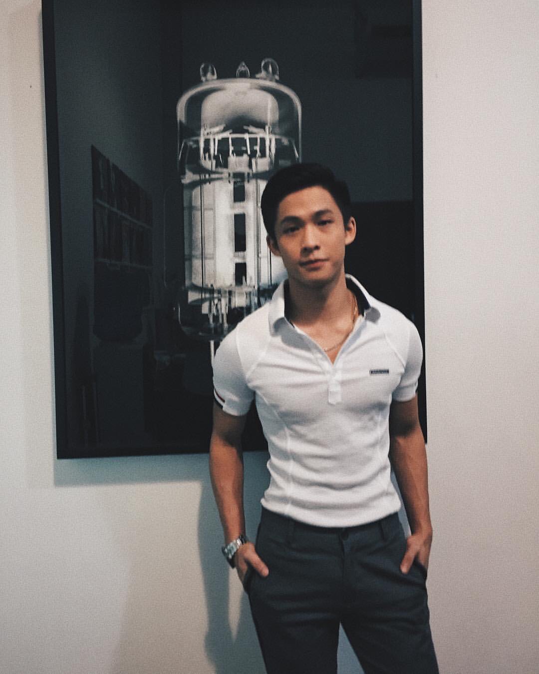 THE JAKOL DIARY on Twitter: "ANG SLIM NI KUYA! UGH! 👊🏻💦…