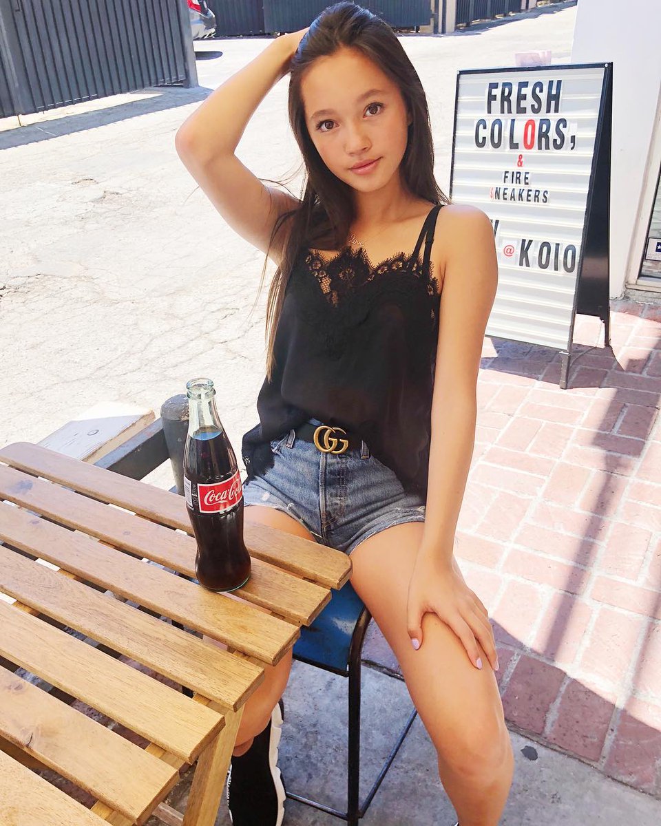 Lily Chee @LilyChee Timeline, The Visualized Twitter