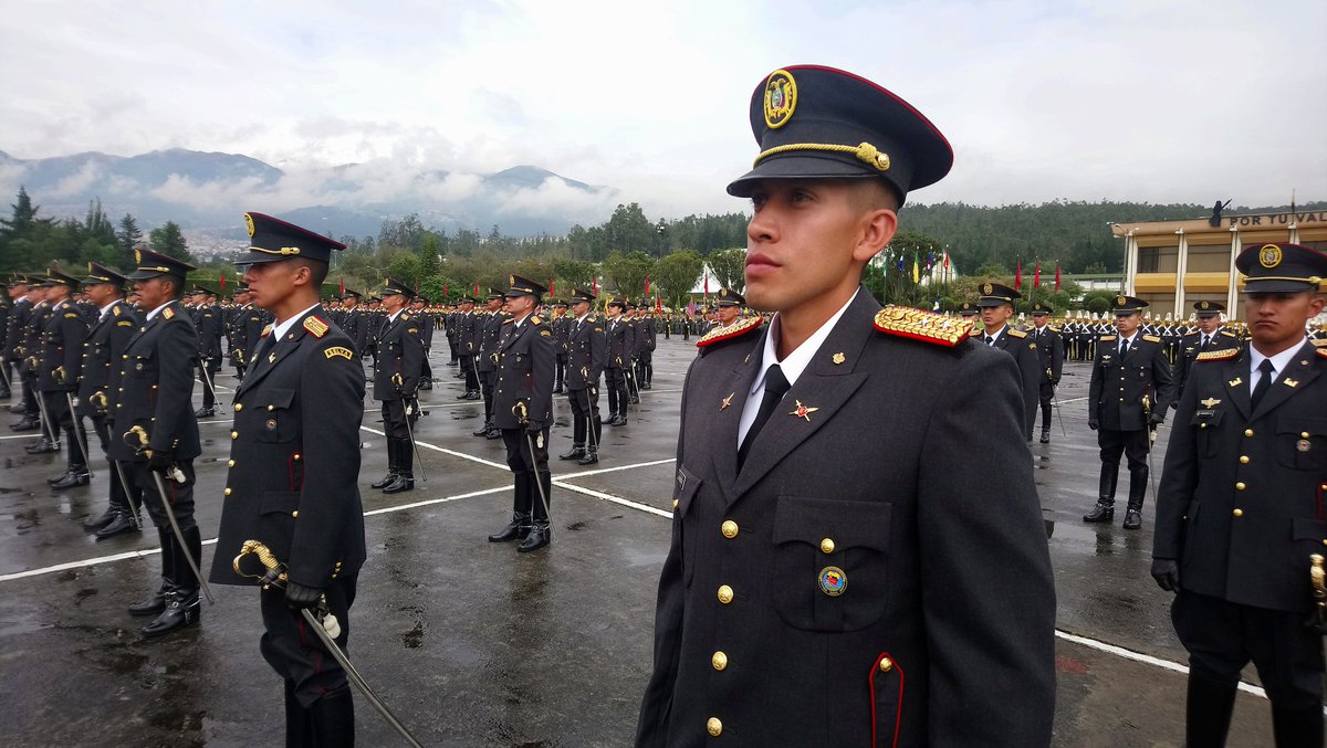 From left to right, 2 cadets from the ESMIL (Ecuadorian Army' school ...