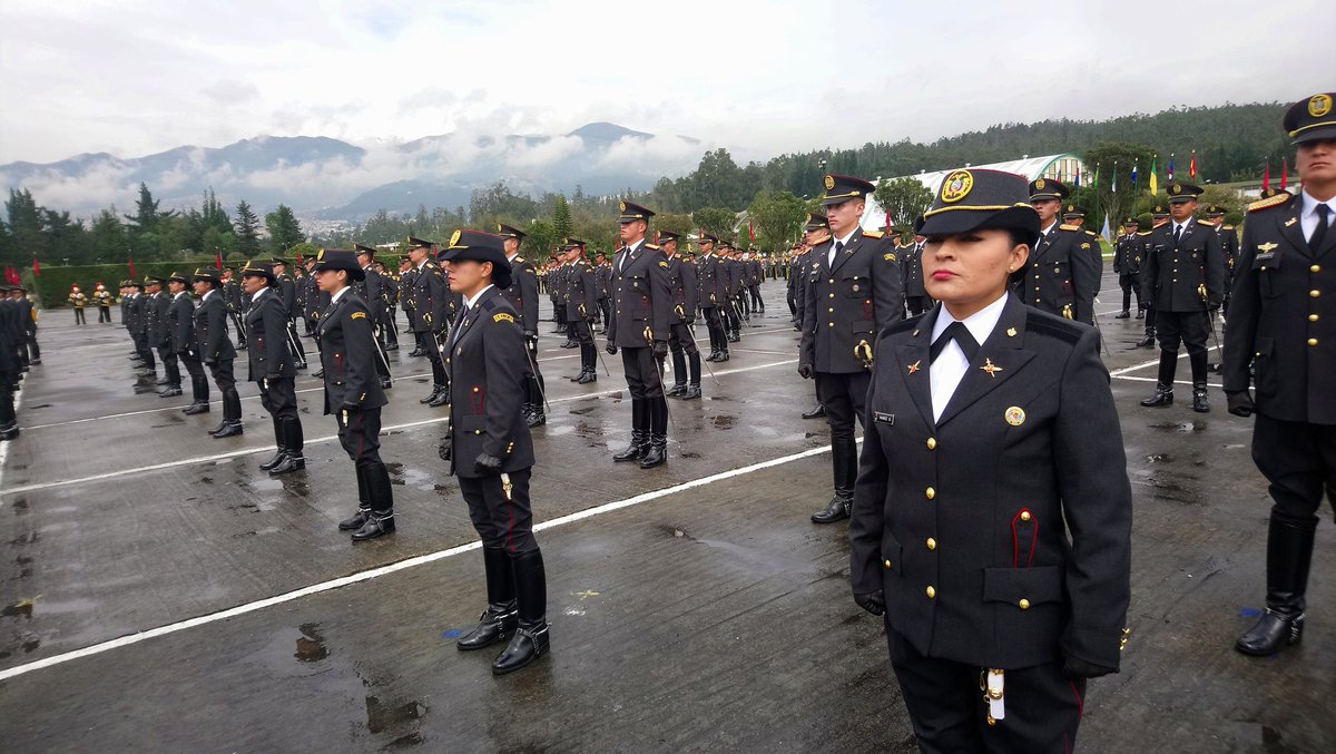 From left to right, 2 cadets from the ESMIL (Ecuadorian Army' school ...