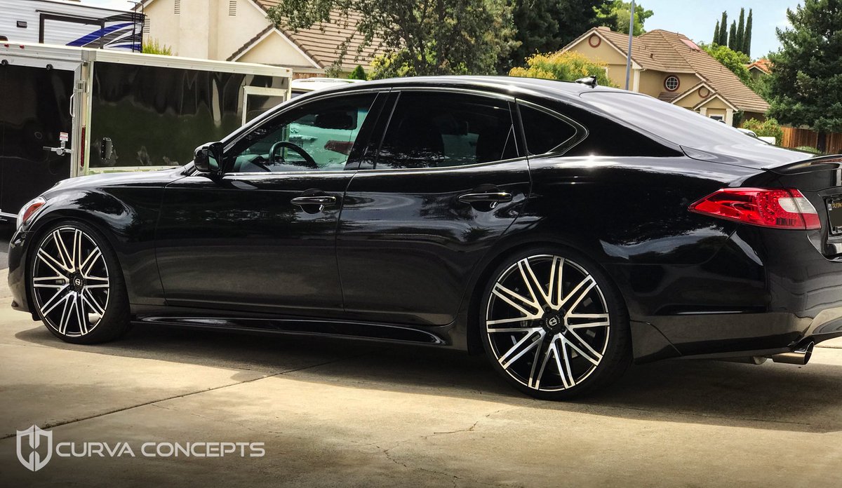 2022 Infiniti M56 On 22 Rims