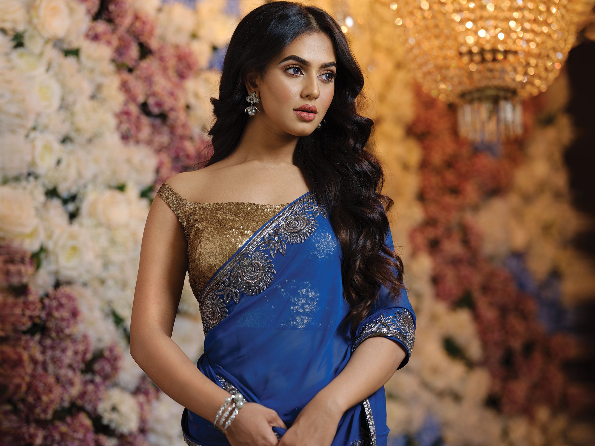 Faria on Twitter: "Mon Keno eto kotha bole!!! Guess the song!! https://t.co/vGQ8QZGojx" / Twitter