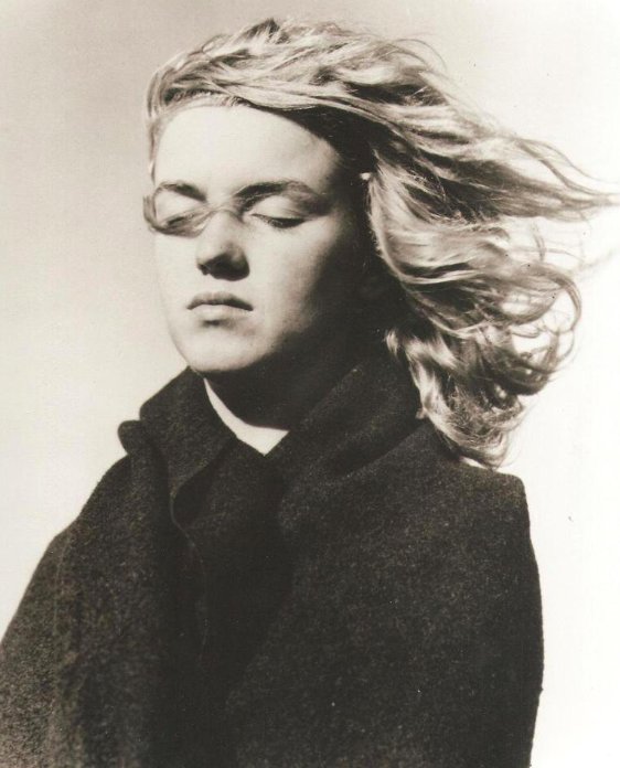 1946: Photograph of 20 year old Norma Jeane Mortenson, then changed to ...