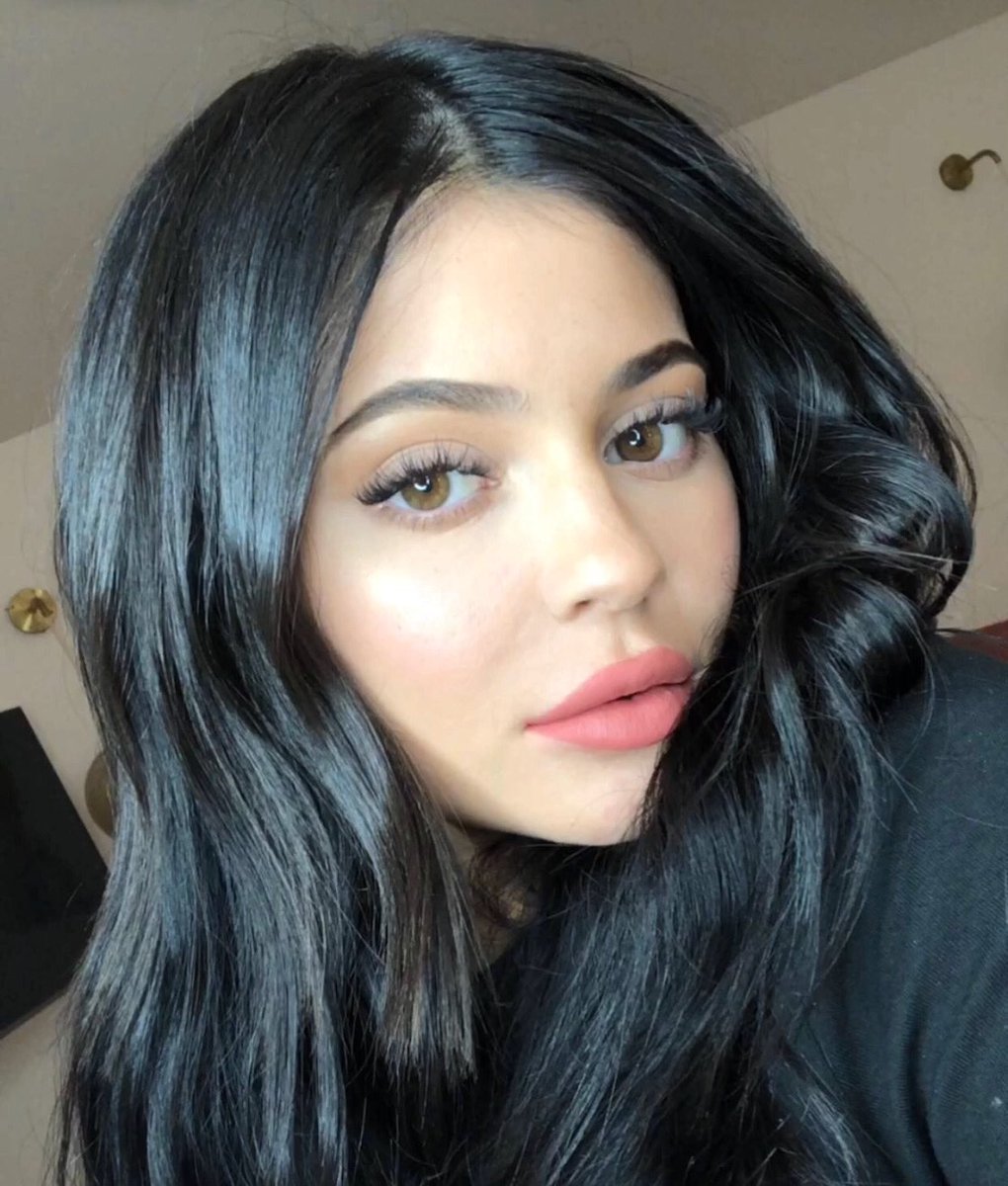Kylie Cosmetics On Twitter 💋 Kyliejenner Wearing Queen From The