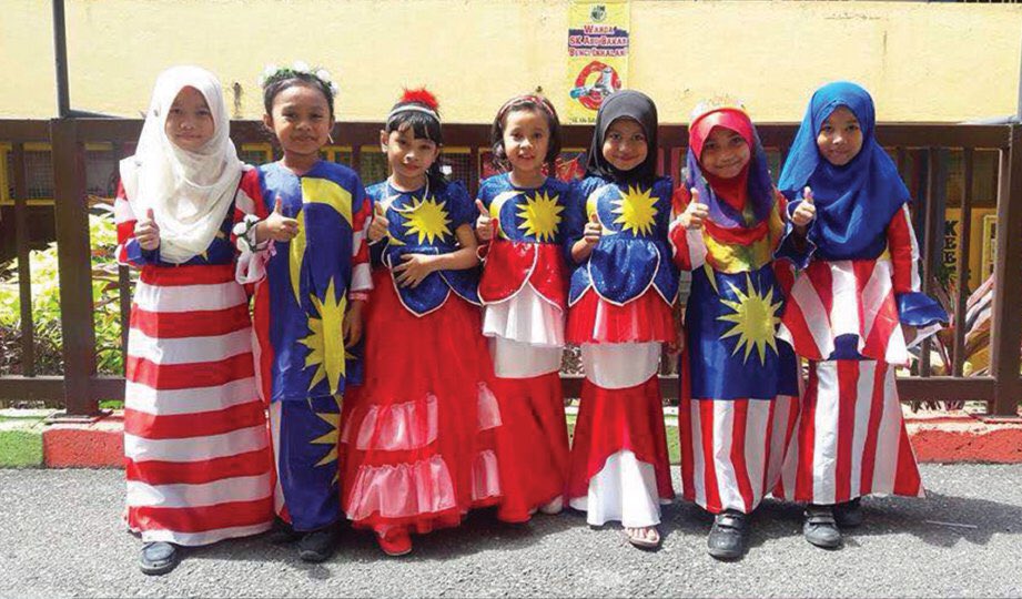 baju merdeka paling kreatif - MarktaroDavenport