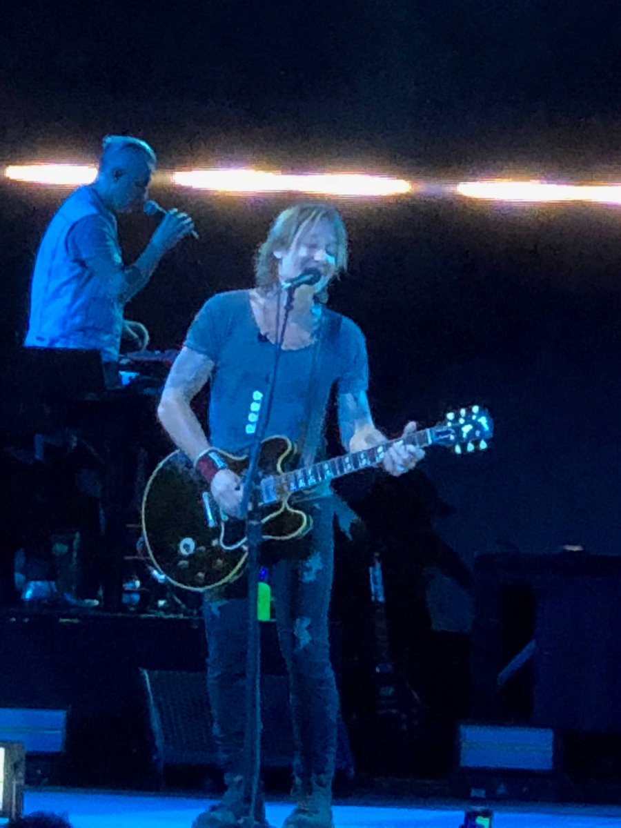 Keith Urban News Update…Keith In Virginia Beach, Virginia…*Graffiti U ...