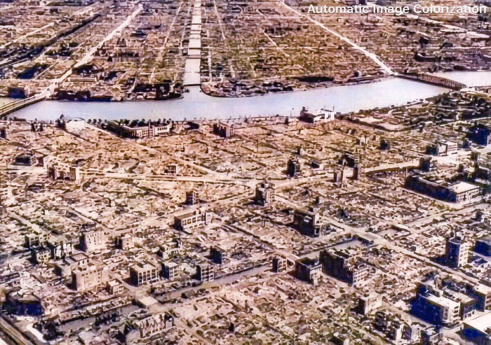 渡邉英徳 On Twitter 73年前の今日。1945年8月16日,終戦翌日に撮影された東京の焼け野原。ニューラルネットワークによる自動