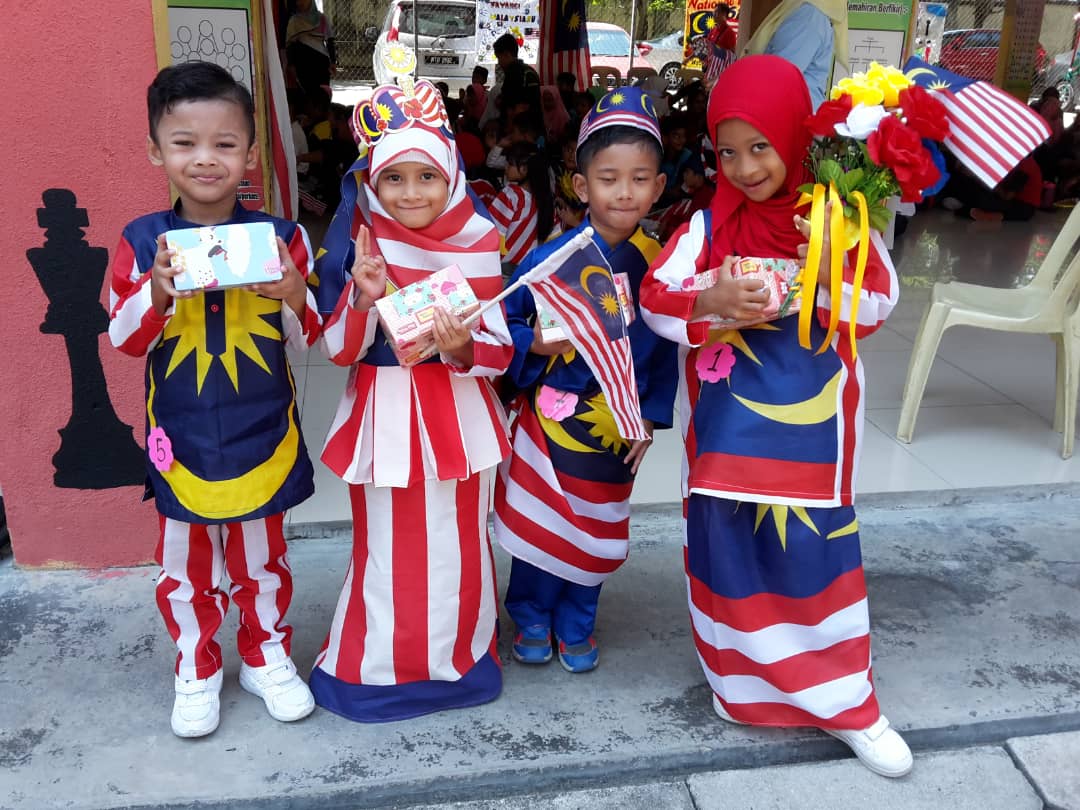 pertandingan baju merdeka 2018 - Diane Powell