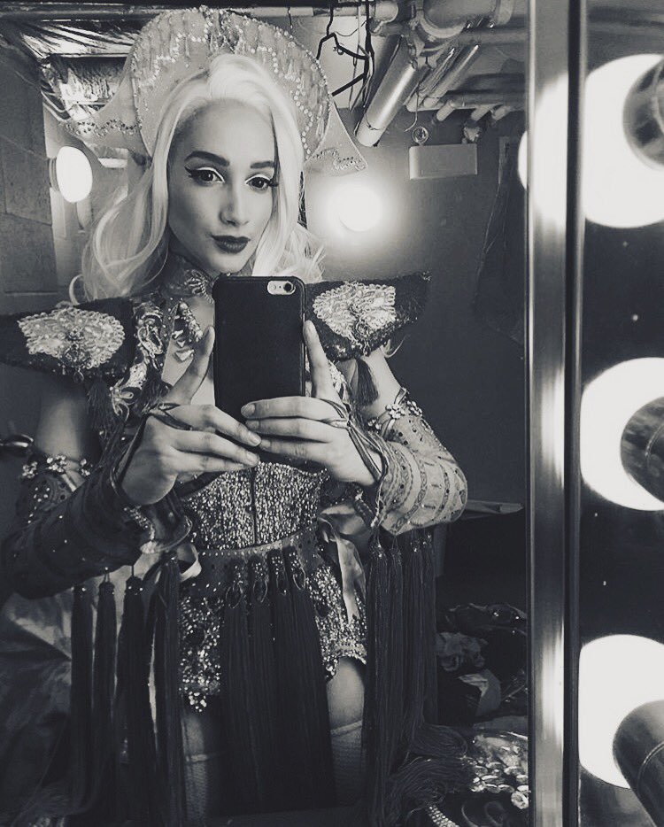 Burlesque Barbara Yung