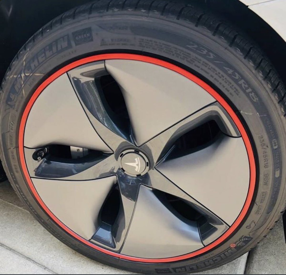Rimsavers tesla model 3 store