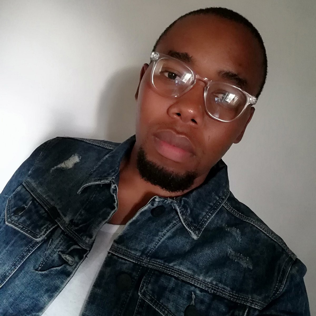 six* figures (@SIMISO_MNCUBE) | Twitter