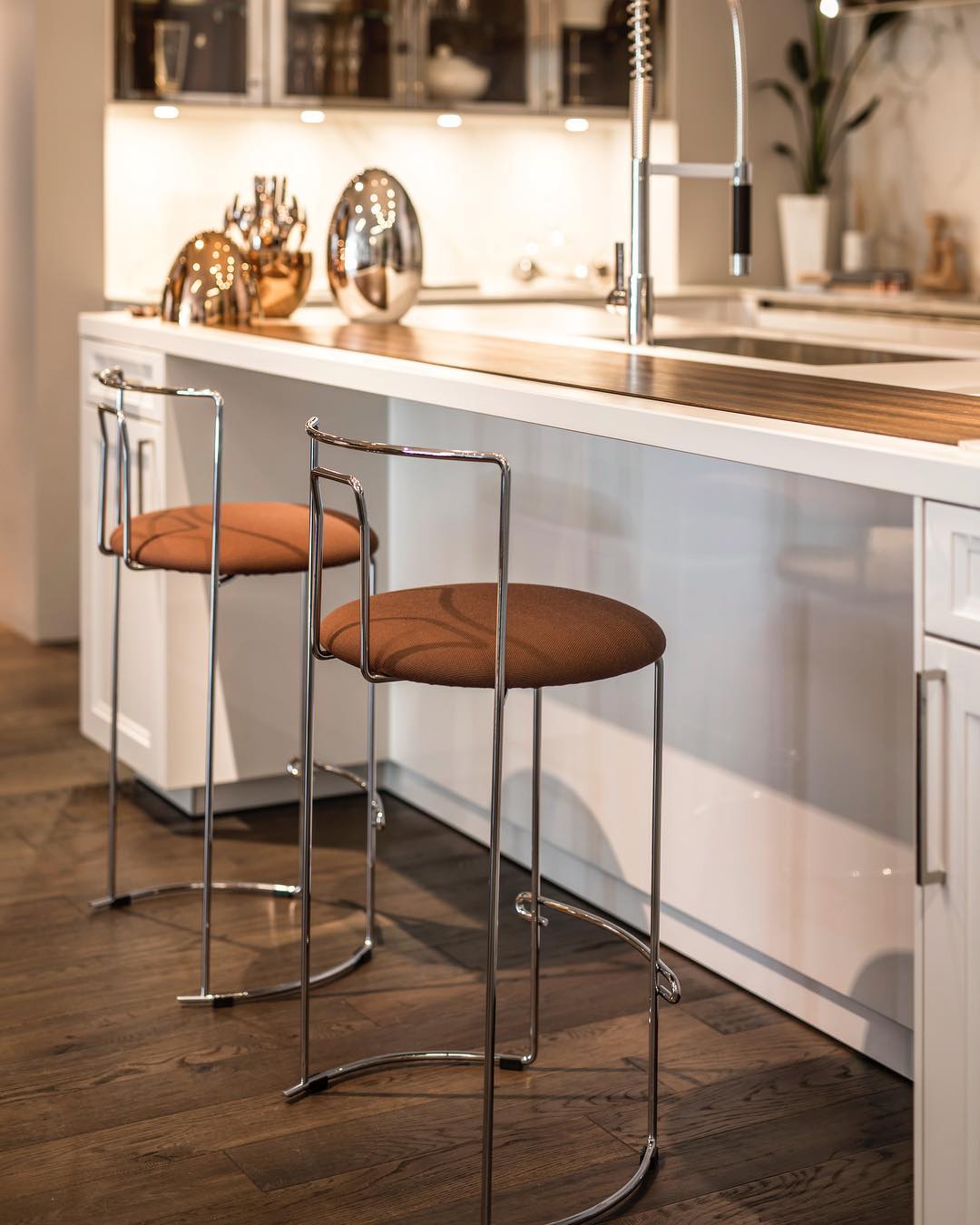 Cassina ixc. (カッシーナ・イクスシー) 公式 on X: Cassina ixc. (カッシーナ・イクスシー) 公式 on X: