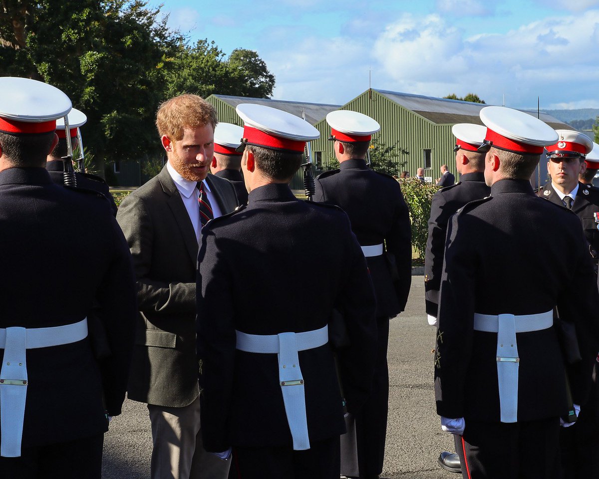 Harry visita el Centro de Entrenamiento de Comandos de Royal Marines ...