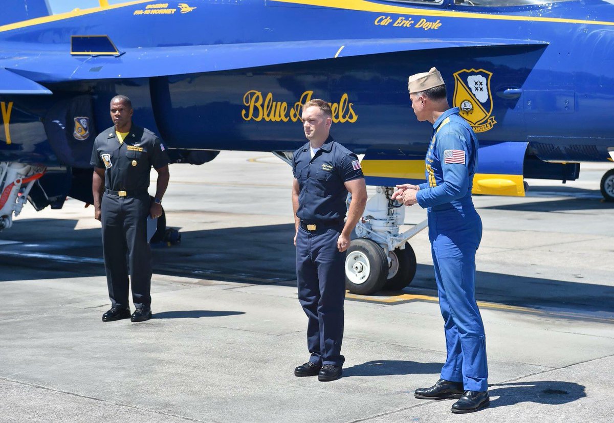 Blue Angels Crest