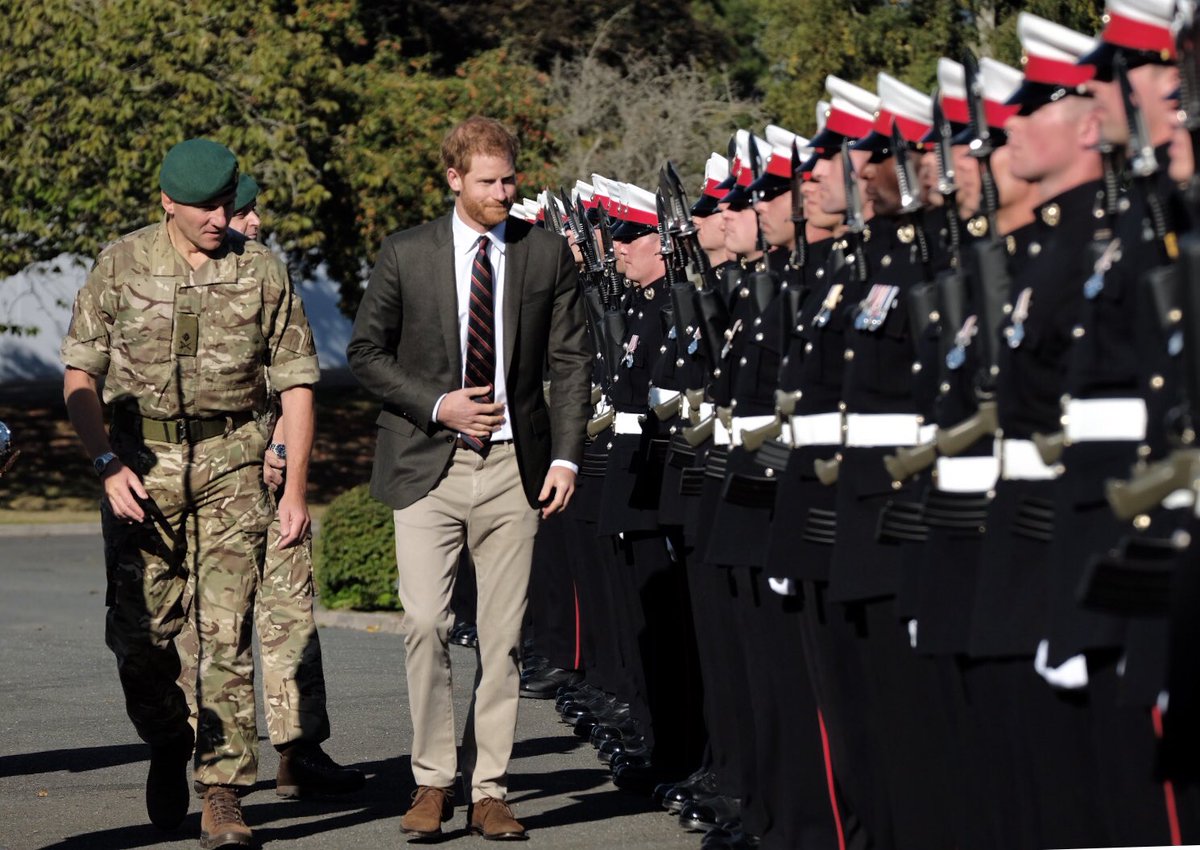 Harry visita el Centro de Entrenamiento de Comandos de Royal Marines ...
